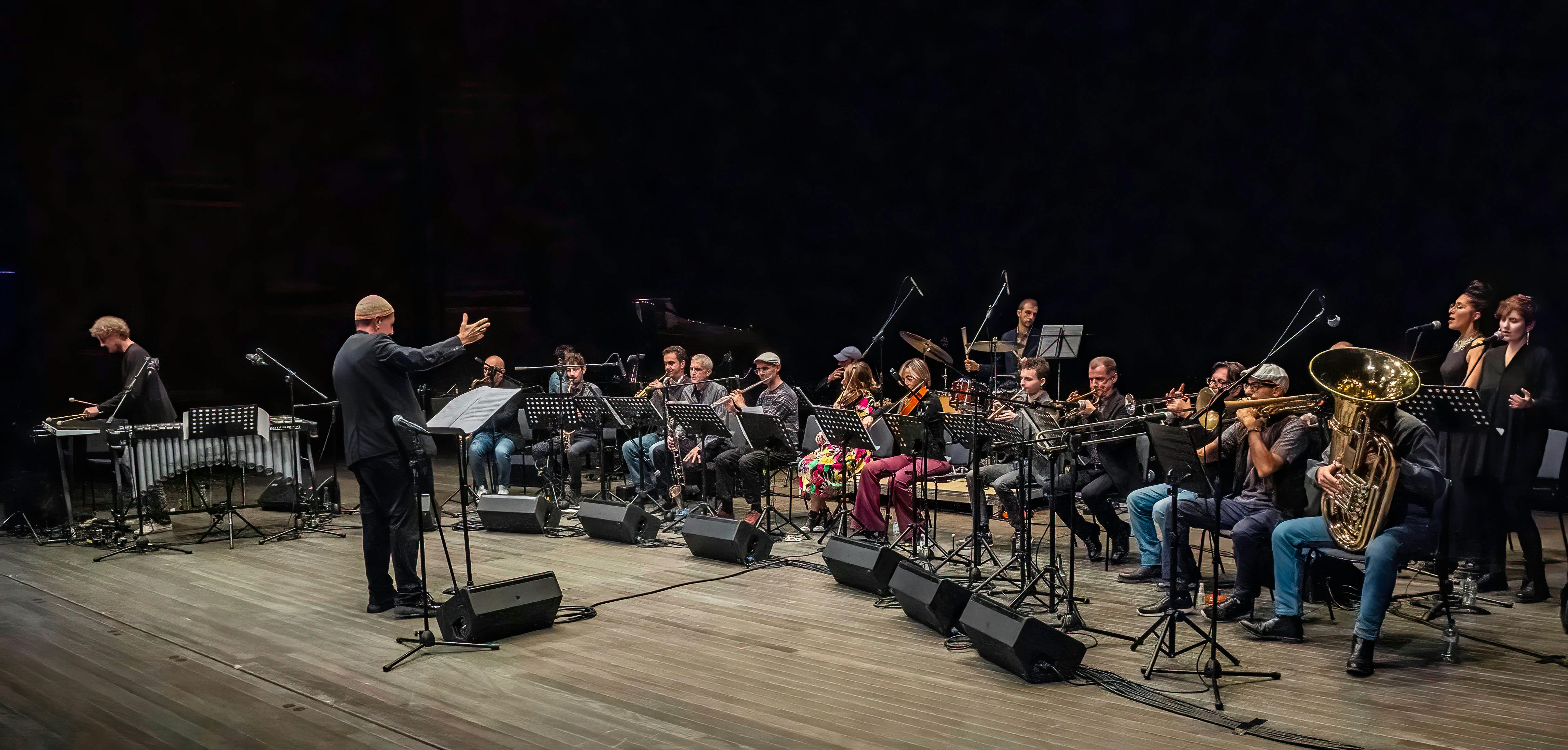 Artchipel Orchestra feat. Michael Moore Officine Mengelberg | Triennale Milano