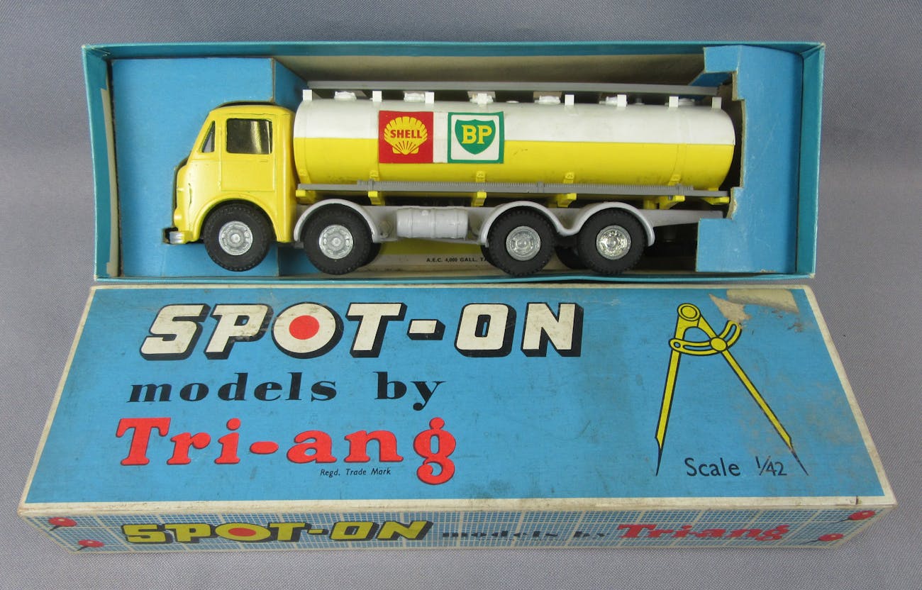 Welcome to The UK Toy & Model Auction