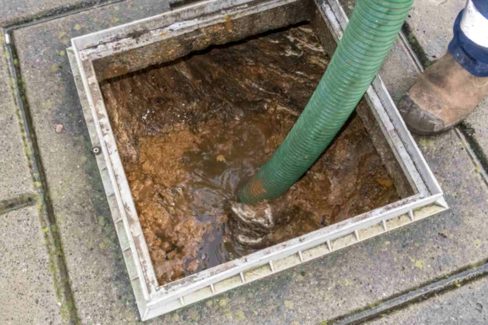 What to Do When a Septic Tank Overflow Occurs - Universal Tankers ...