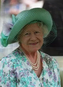 Prototype of Queen Mother's wedding dress outdoes antiques valuation ...