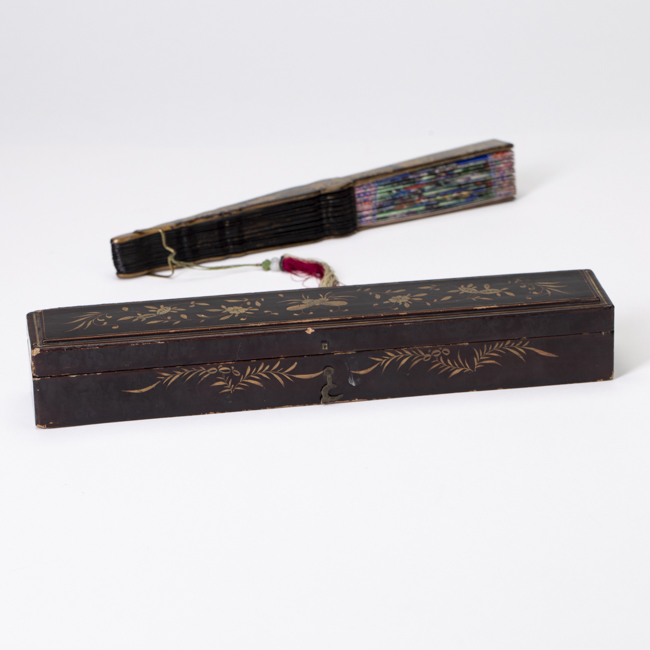 A Chinese Fan with box | Vanderven