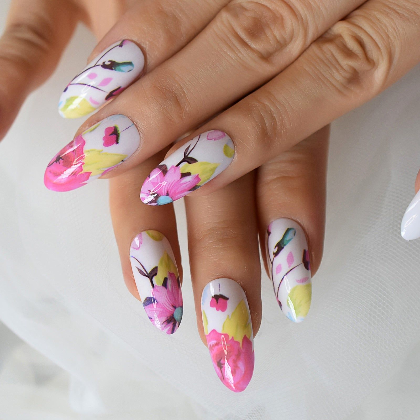 Quelle technique de faux ongles choisir : le guide