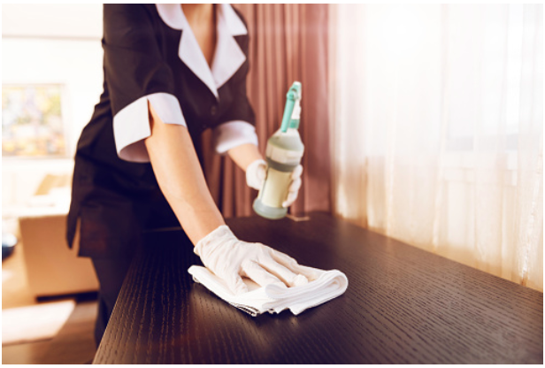 Housekeeping services: what to know before hiring a housekeeper