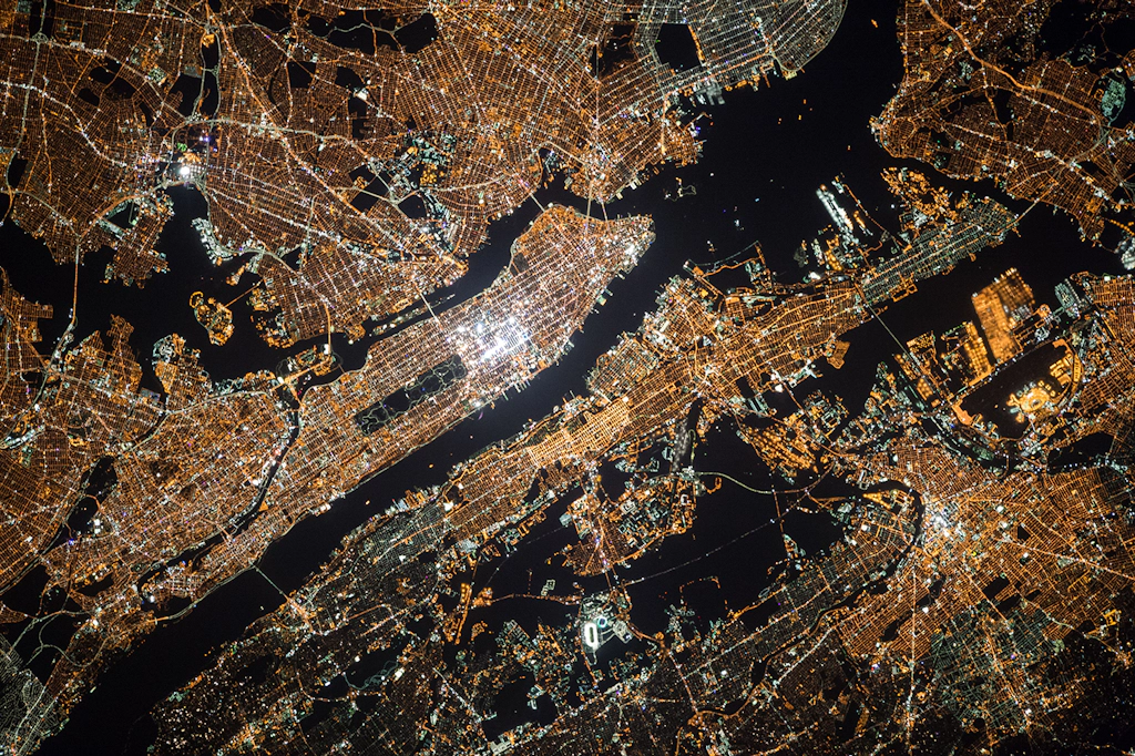 How light pollution affects our circadian rhythms | Wellcome Collection