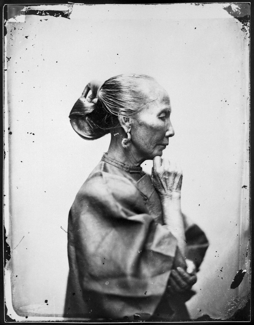 Chinese fashion and the history of the cloud collar | Wellcome Collection