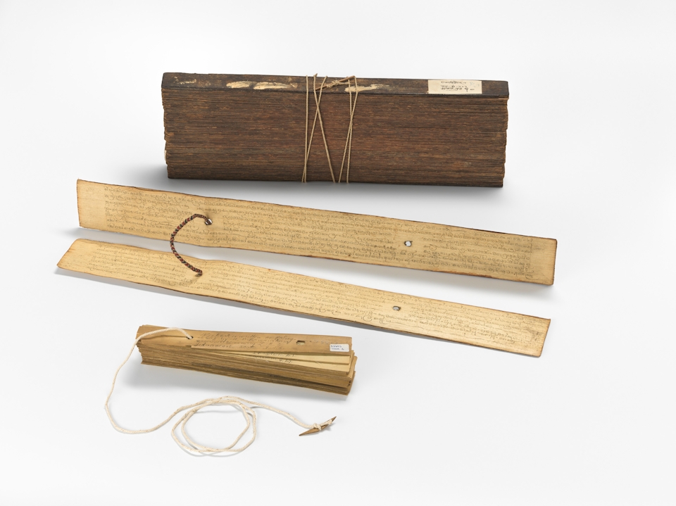 Stories of Asian palm-leaf manuscripts | Wellcome Collection