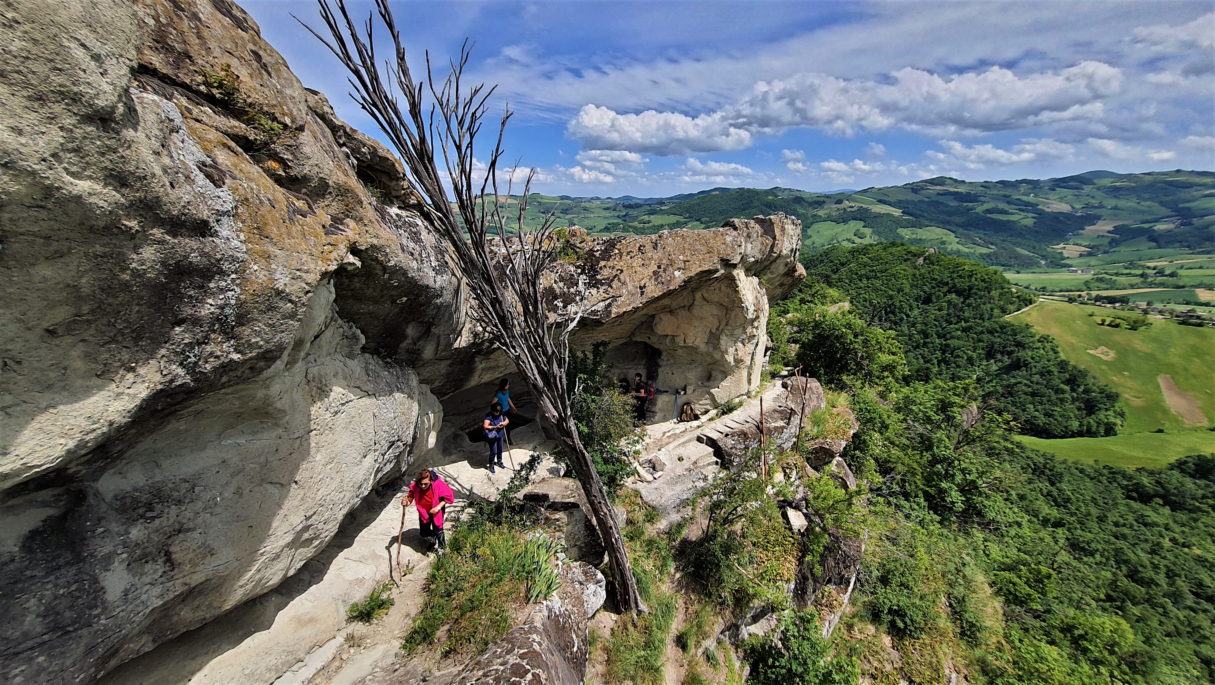 Wild Trek - Beltane tra le rupi e le grotte di Rocca d'Olgisio