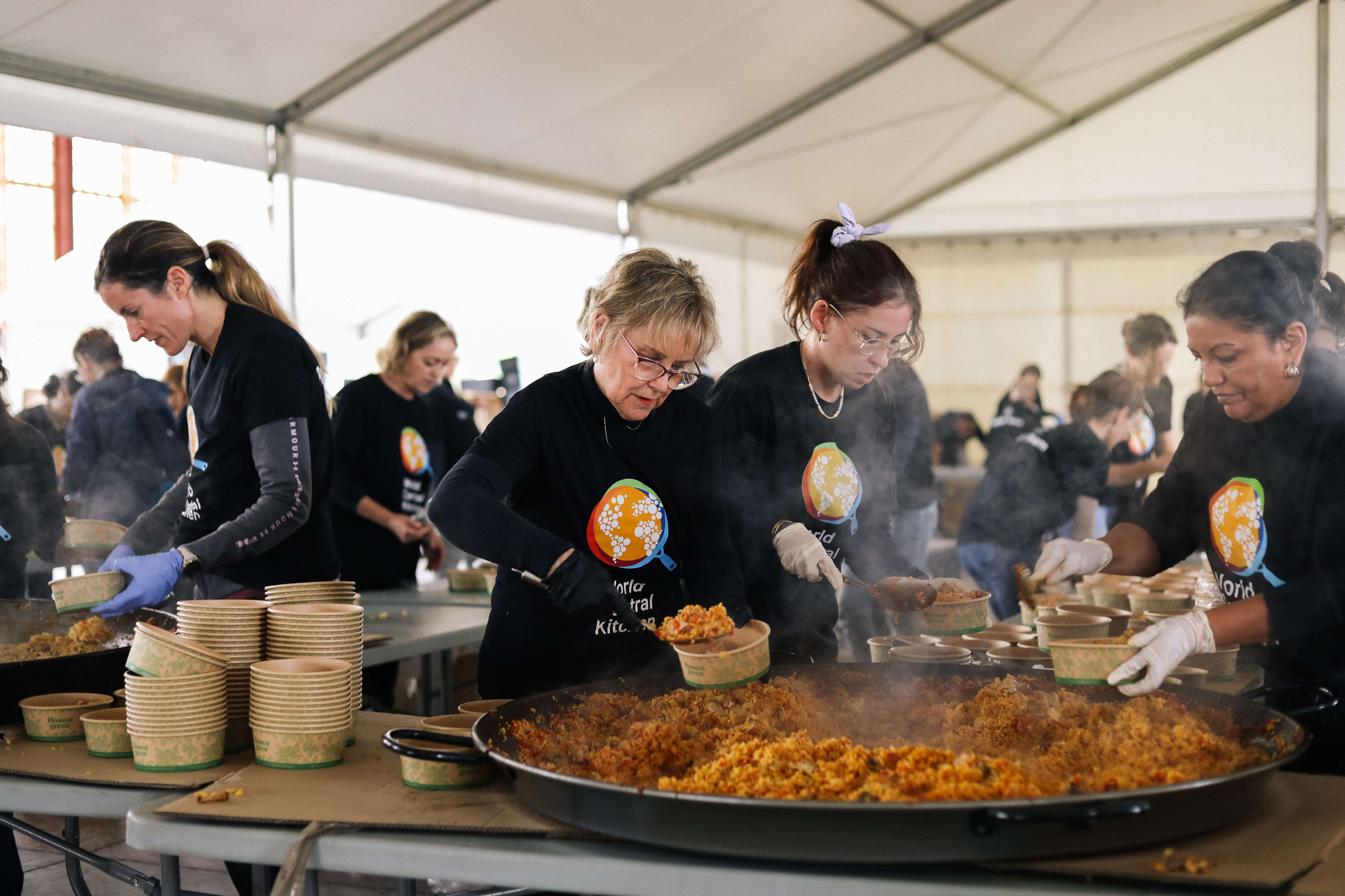 World Central Kitchen | Community Drives WCK Efforts in Spain