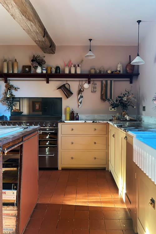An inviting kitchen colour palette with @half_a_hall | Paint & Paper Library