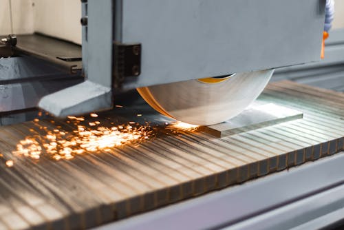 19 Types of Grinding Machines and Their Uses | Xometry