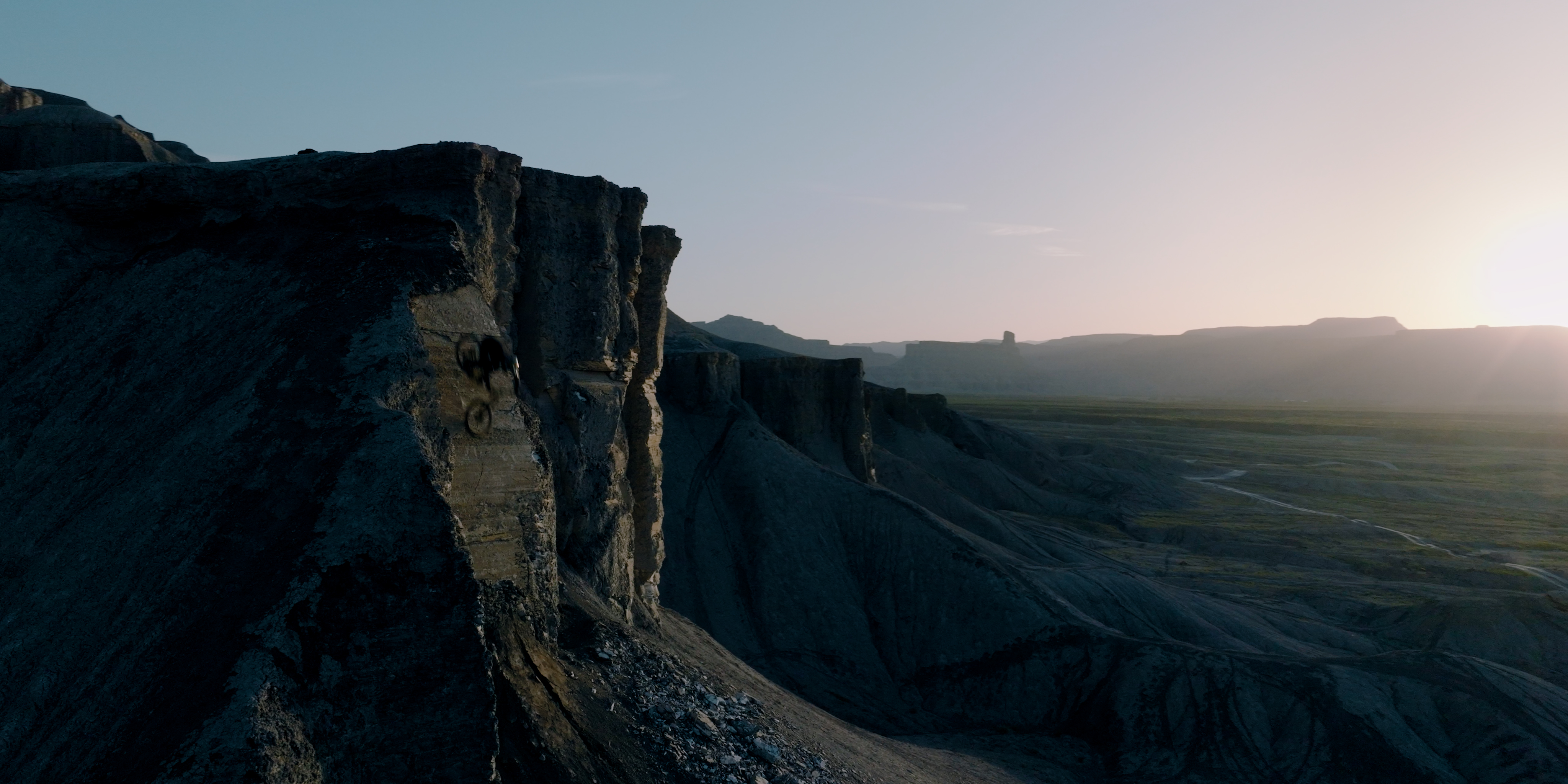 Dust to Dust: Adolf Silva - Yeti Cycles