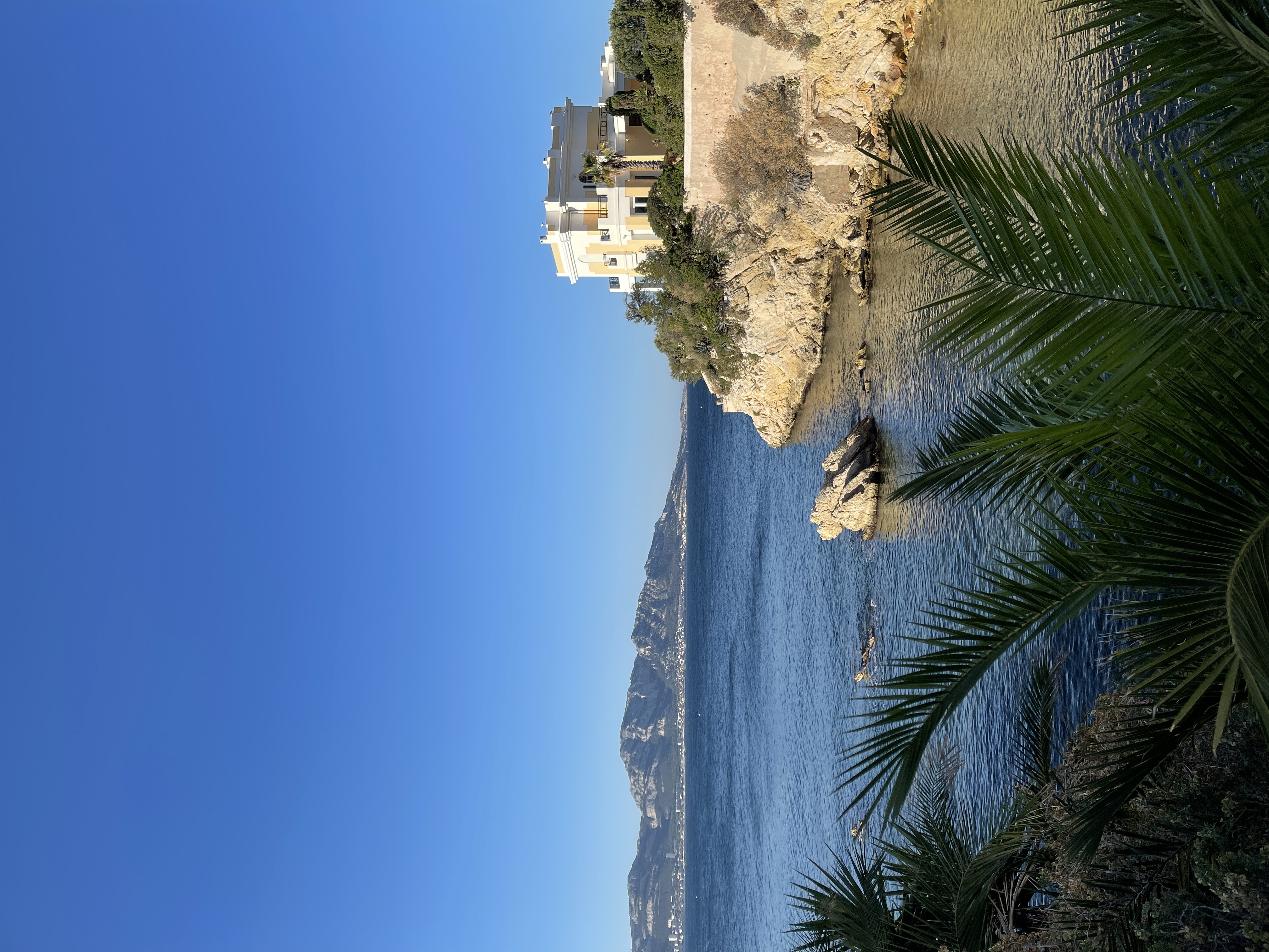 Ysé Paris - The white card of Parysatis